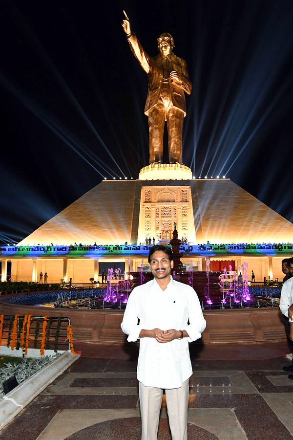 Vijayawada Ambedkar Statue Pics: చరిత్రలోనే అరుదైన ఘట్టం.. సామాజిక న్యాయ మహా శిల్పం ఆవిష్కరణ ...